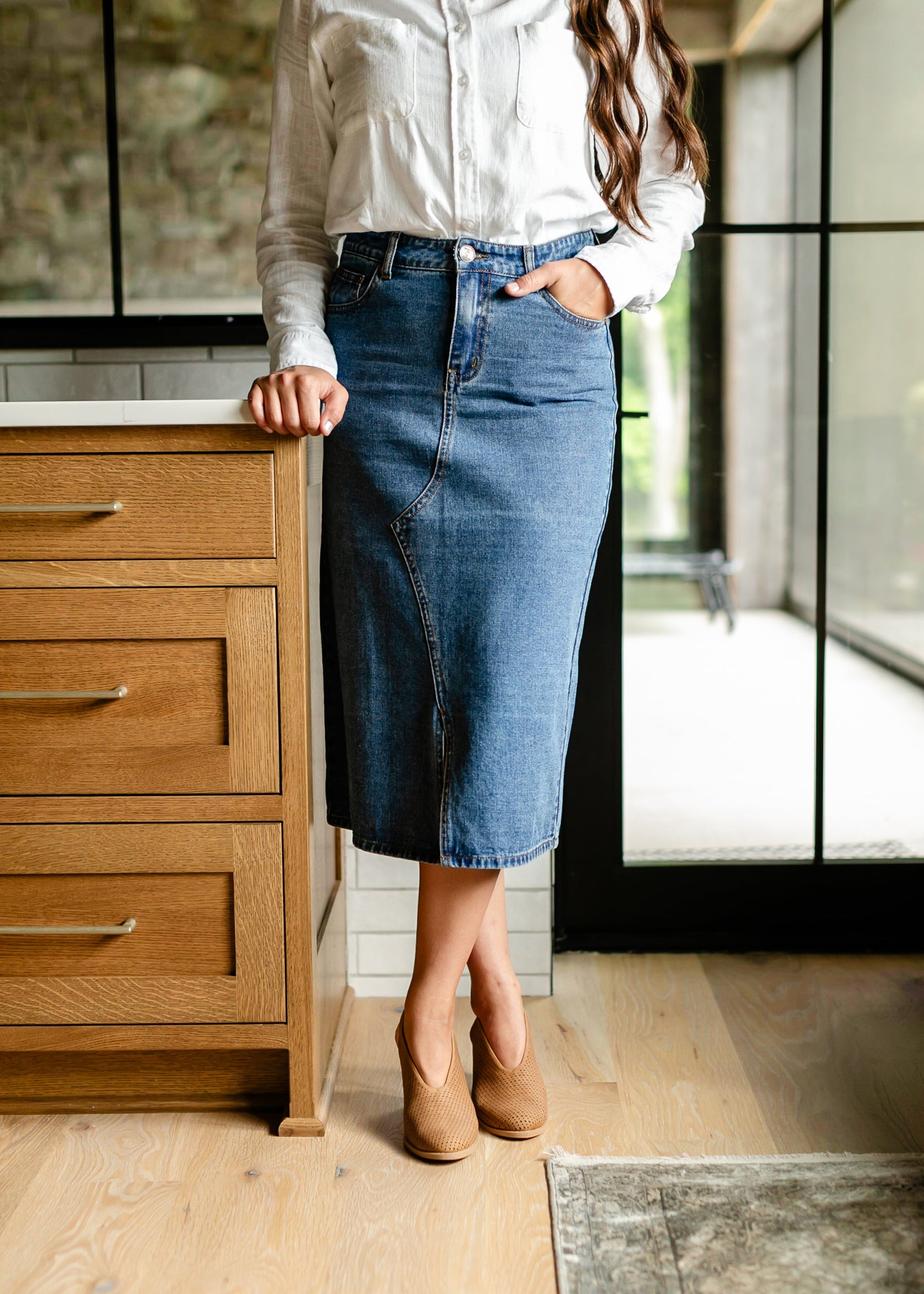 Delaney Medium Wash Denim Midi Skirt – Inherit Co.